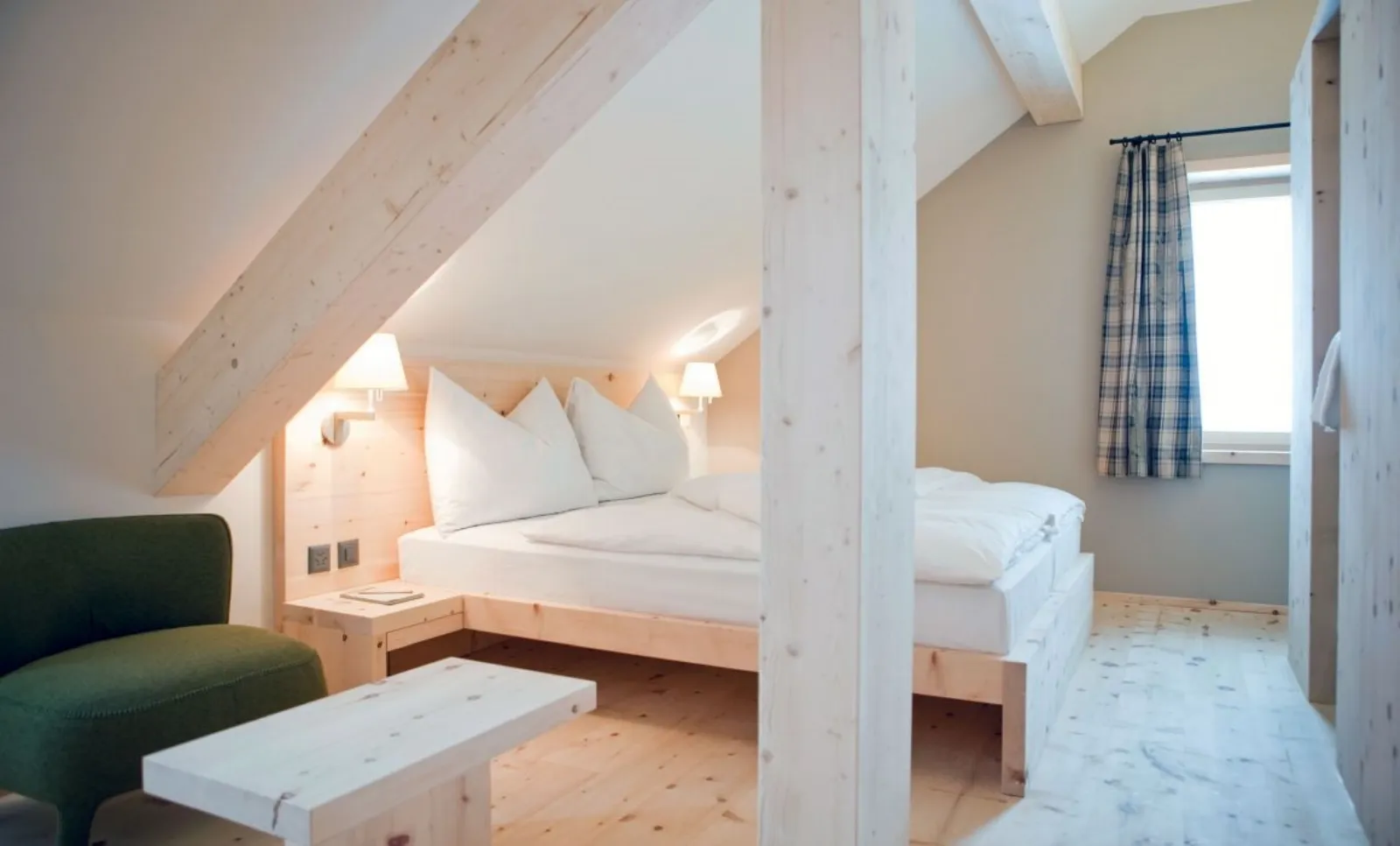 Soffitti bassi in mansarda? Ecco gli arredi giusti!