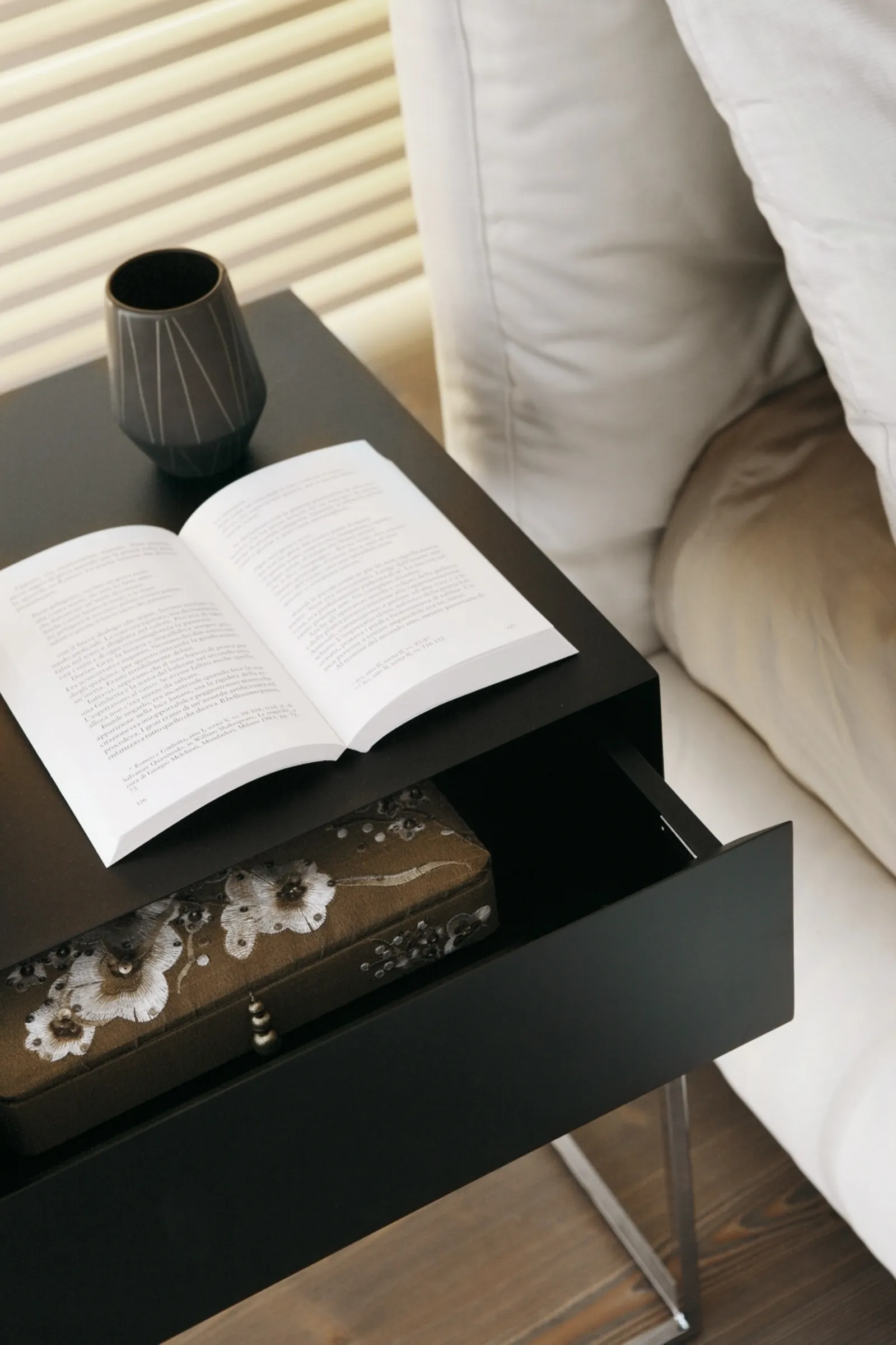 Comodini moderni, il design in camera da letto