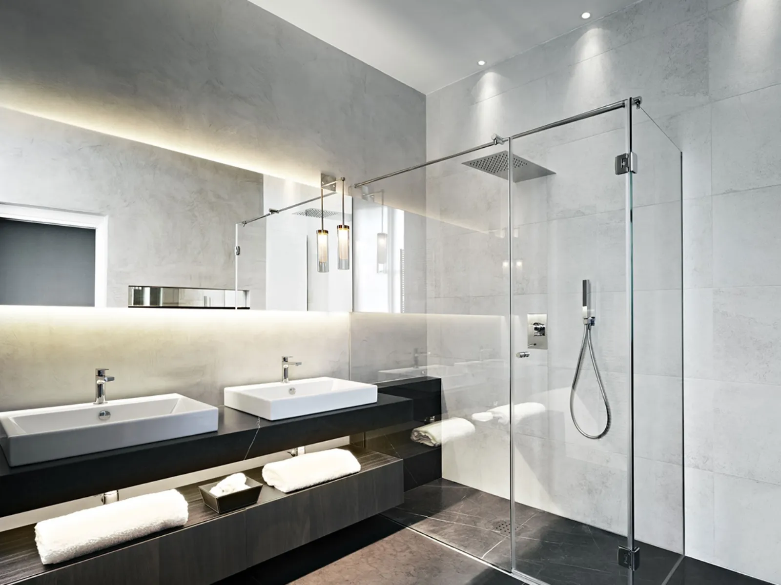 Come illuminare il bagno, una piccola guida