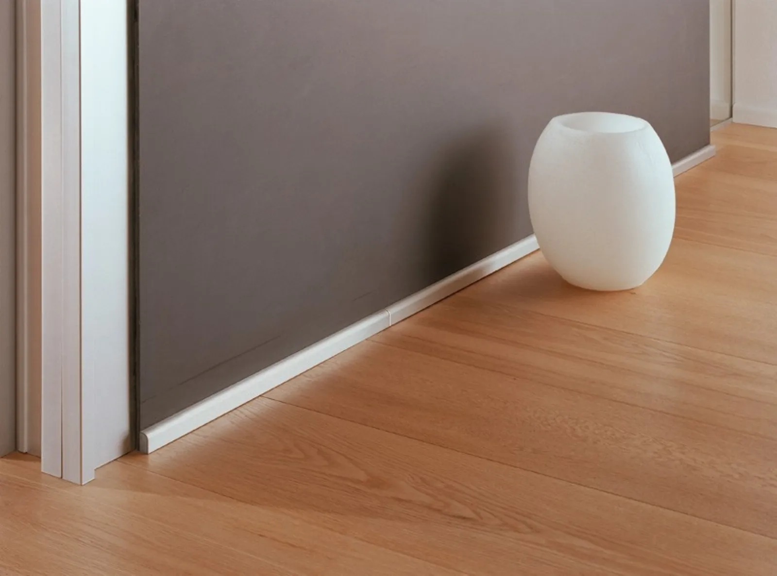 modelli e consigli per scegliere il battiscopa per casa