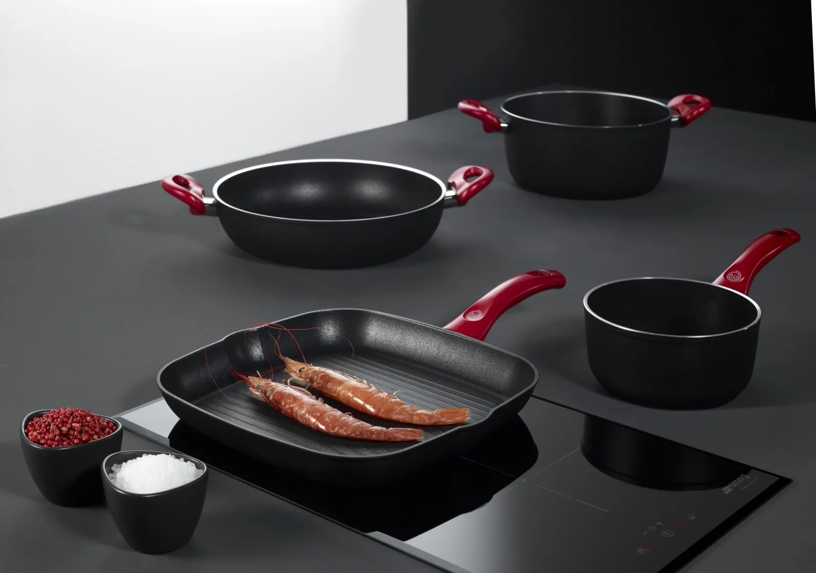 Piano cottura a induzione, cucinare senza scottarsi