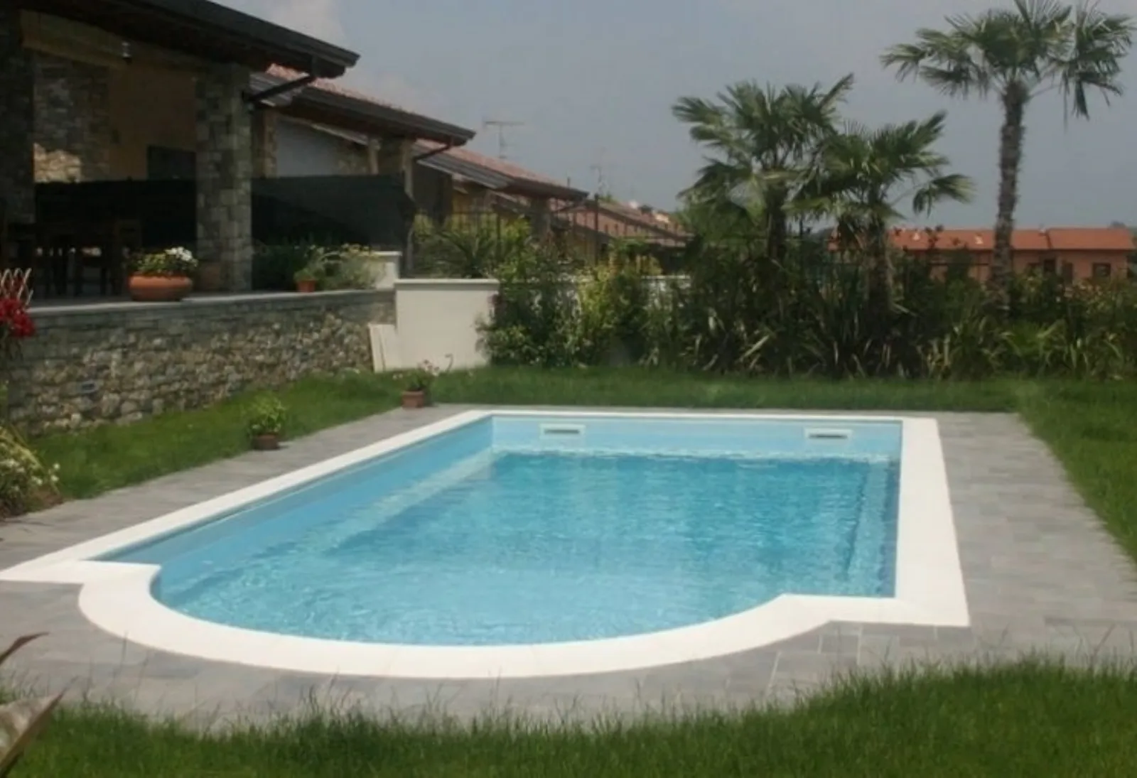 Piscine da esterno: tipologie e collocazione delle piscine per giardini