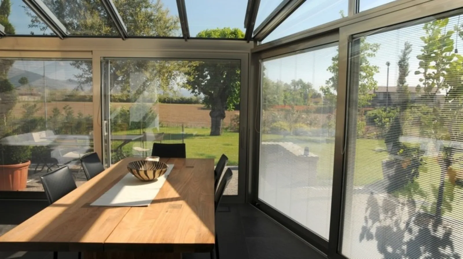 Serra bioclimatica, chiusura vetrata per vivere il terrazzo in inverno