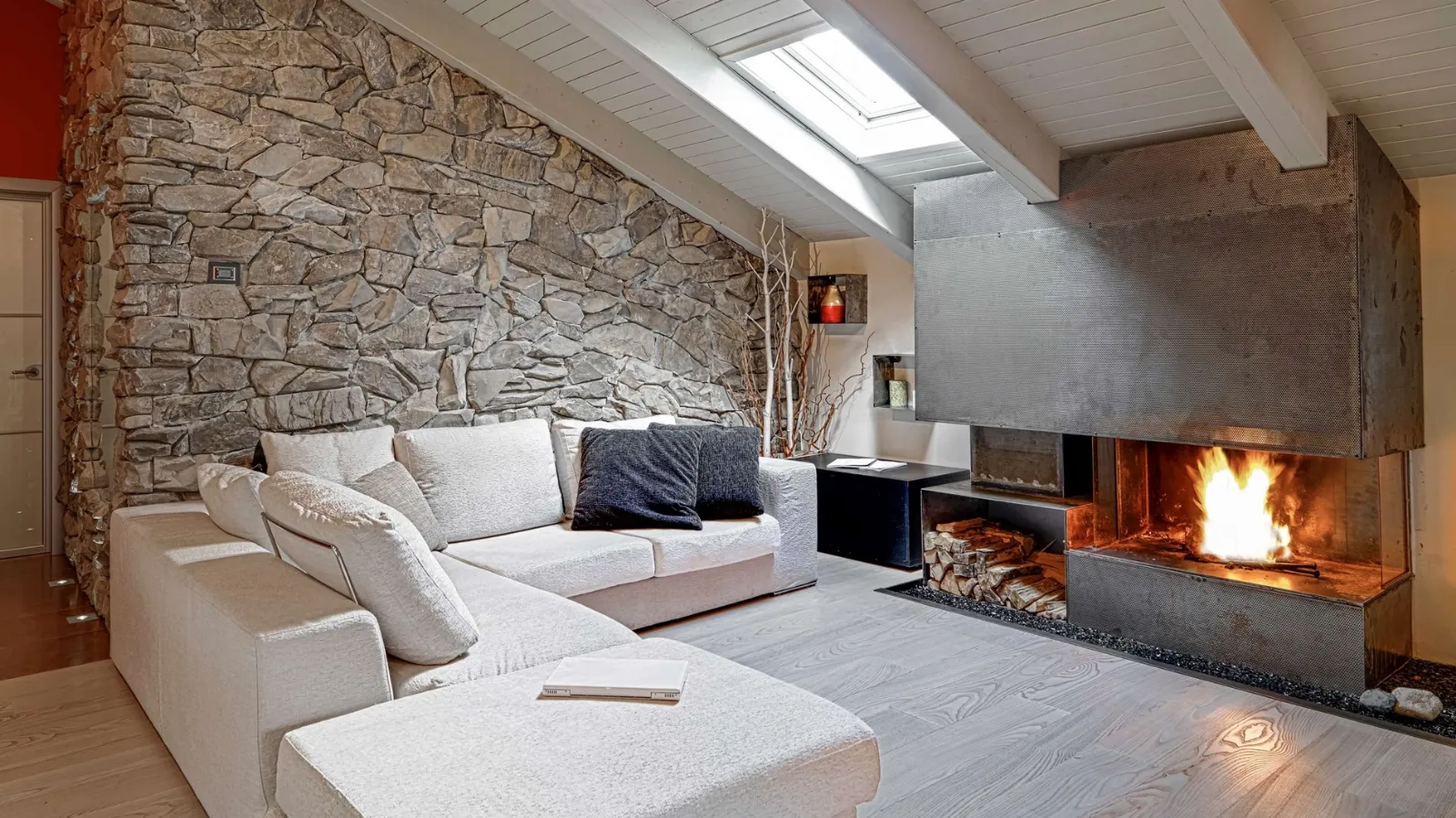 Idee vincenti per arredare il sottotetto abitabile