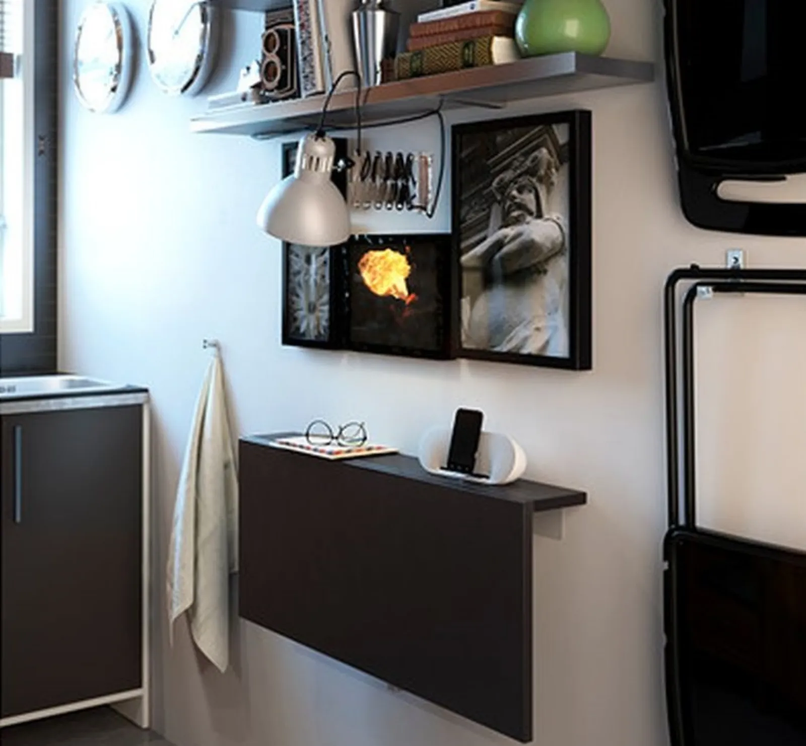 Tavolo a scomparsa: mimetizzarsi con stile