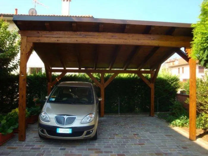 Tettoie per auto, protettive e belle da vedere