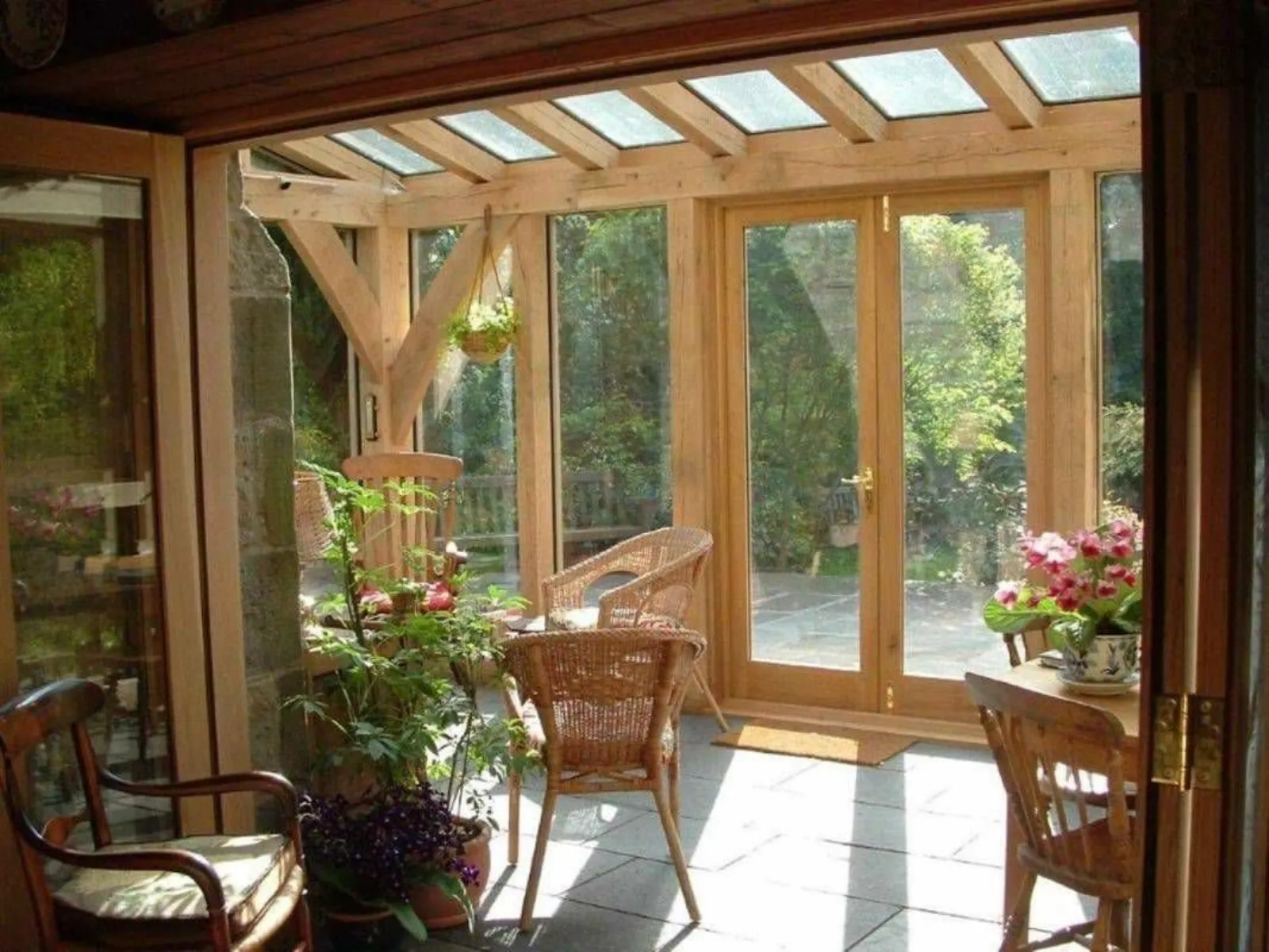 Veranda in legno, consigli per l’acquisto di una veranda in legno