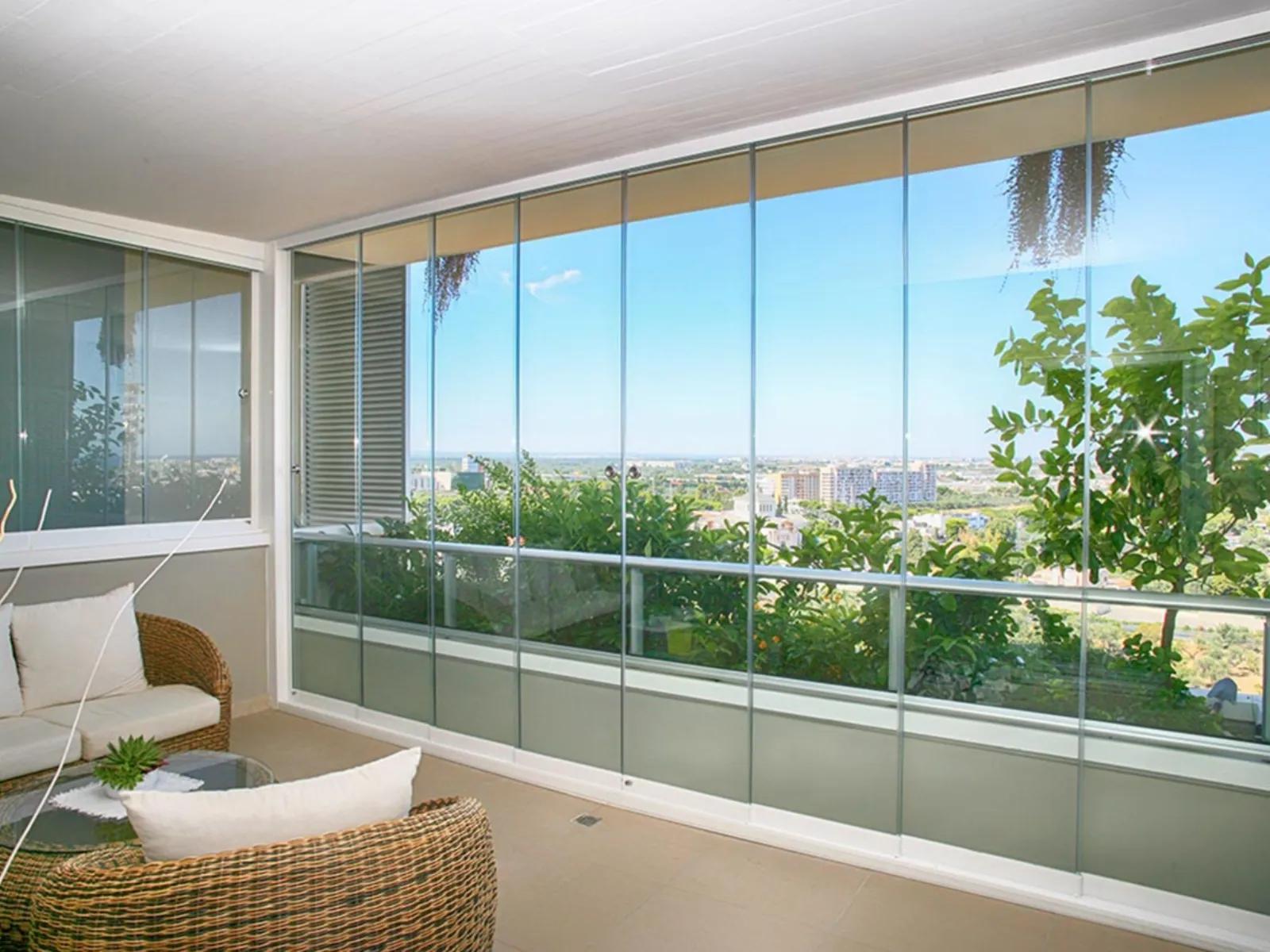 Come trasformare il balcone in una veranda